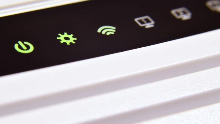Luzes do roteador: entenda os significados - Blog Desktop